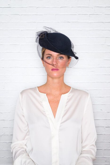 Carla Navy Blue Felt Headpiece Veil – Nana Golmar